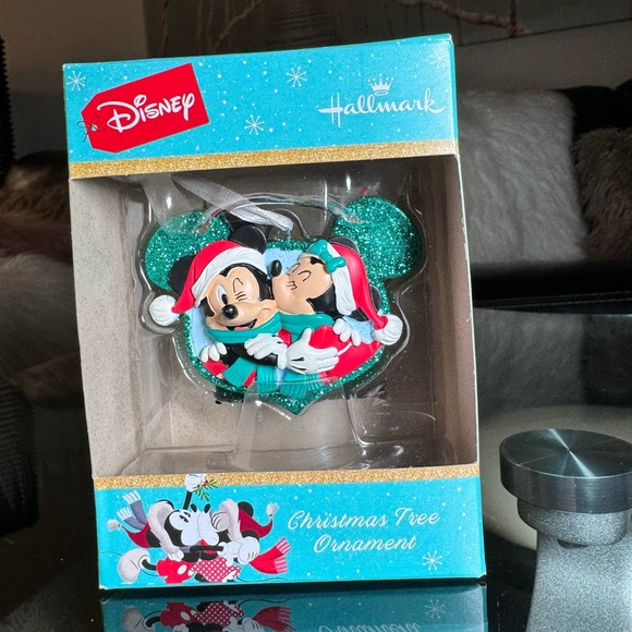 Hallmark | Holiday | Hallmark Disney Hallmark Minnie Mouse Kissing ...
